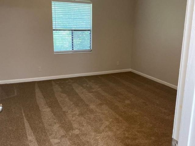University Square Apartments 1 Bedroom Apartment for Rent at 3420 University Blvd S, Jacksonville, FL 32216 Englewood