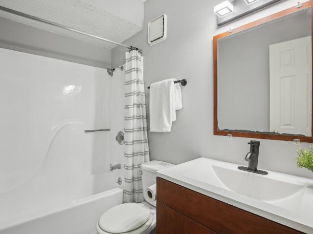 University Villa Apartments 2 Bedroom Apartment for Rent at 2966 Francis St, Kansas City, KS 66103 Rosedale
