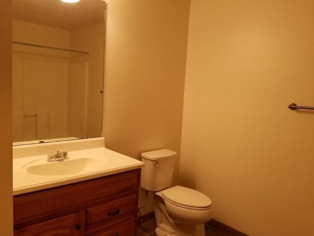 University West Apartments 2 Bedroom Apartment for Rent at 4010 University Ave, Des Moines, IA 50311 Drake