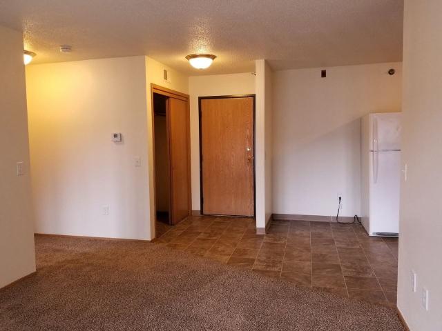 University West Apartments 2 Bedroom Apartment for Rent at 4010 University Ave, Des Moines, IA 50311 Drake