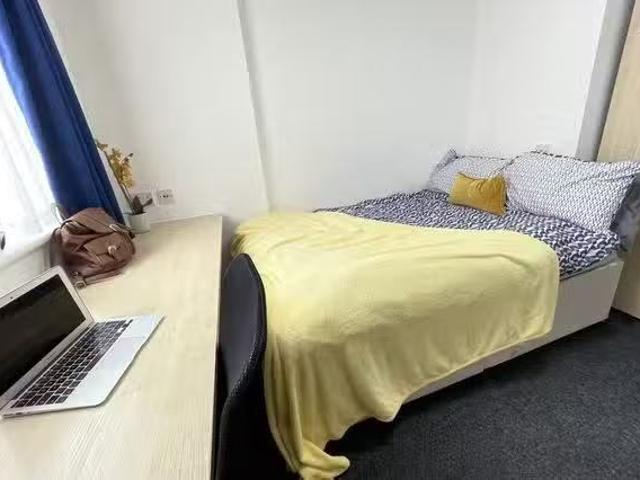 Uni House Court En suite