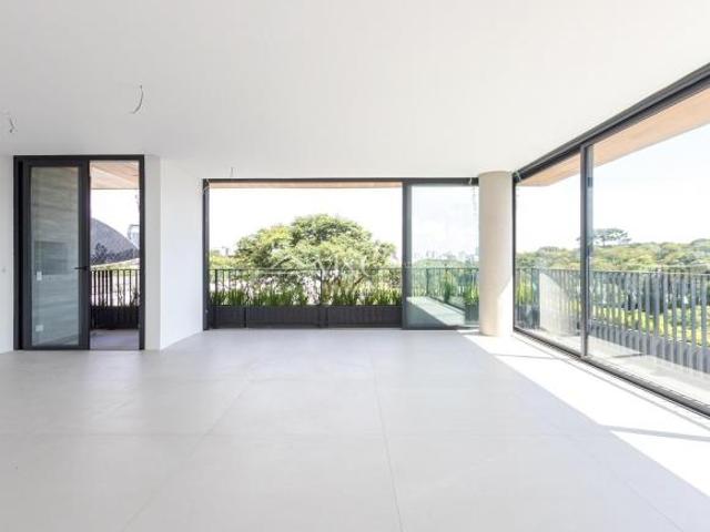 ÚNICO! Apartamento com 186 m², 3 quartos sendo 3 suítes à venda no bairro Juvevê