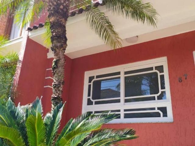 Uniclass Imóveis vende excelente sobrado em Canoas