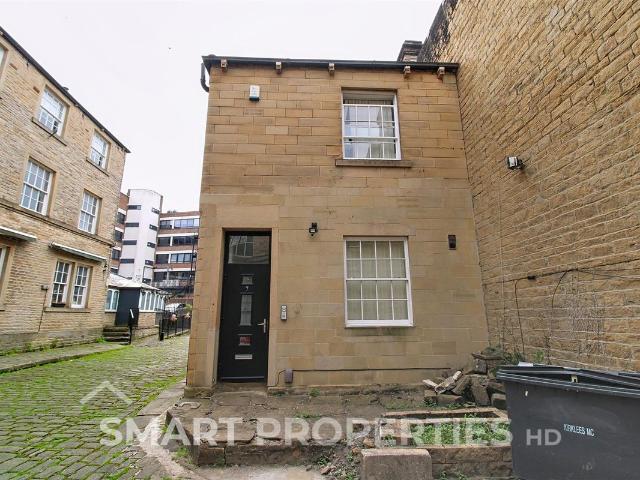 Union Bank Yard, Huddersfield HD1, Studio to rent, £520 pcm | PrimeLocation