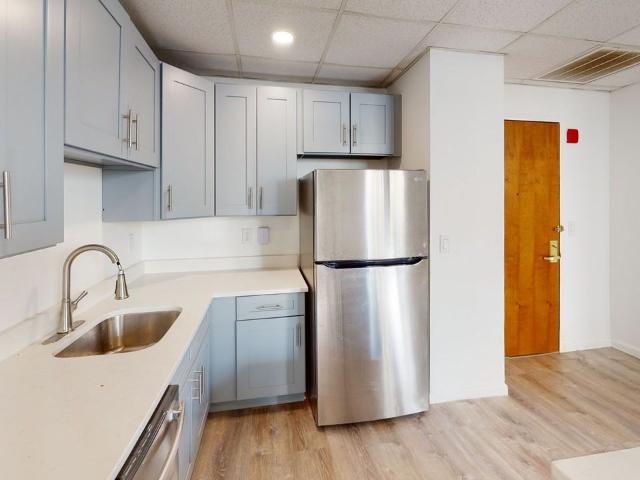 Union Building 2 Bedroom Apartment for Rent at 11 Clinton St, Newark, NJ 07102 Newark Central Business District