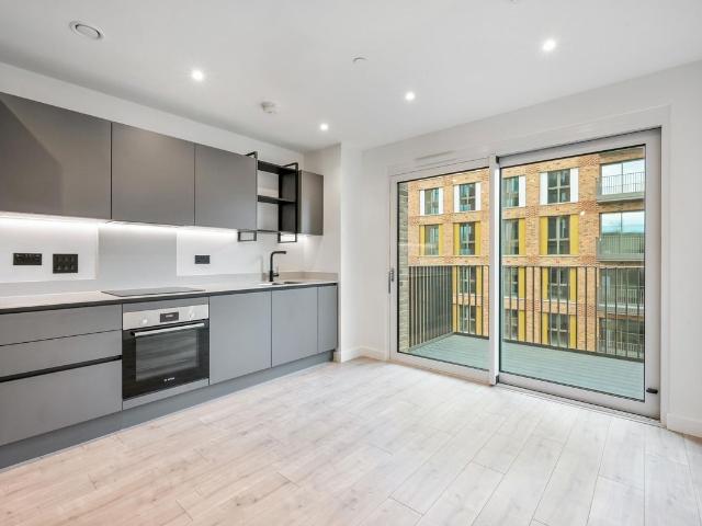 Union Court, Watford Exchange, Watford WD24, Studio to rent, £1,400 pcm | PrimeLocation