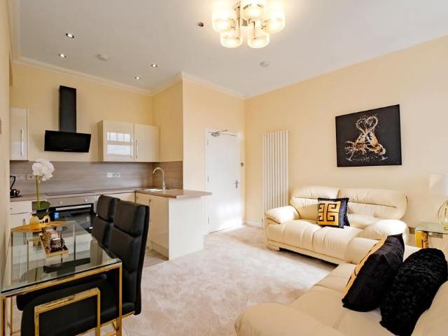 Union Grove, Tfl AB10, 2 bed flat to rent, £750 pcm | PrimeLocation