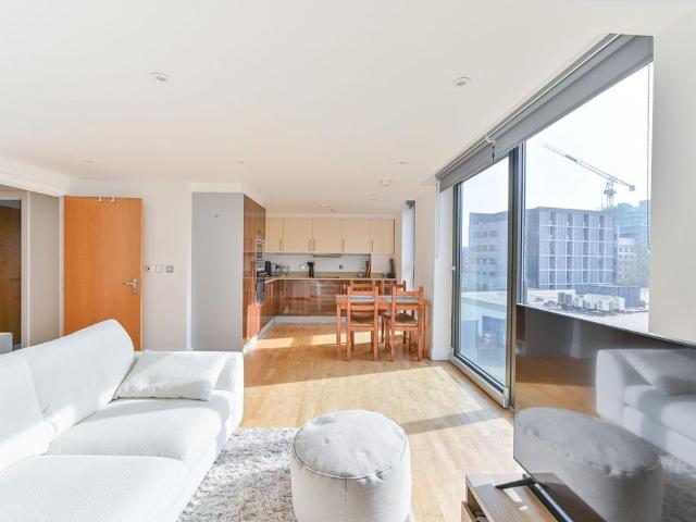 Union House, Woolwich, London, SE18 2 bed flat to rent £2,200 pcm £508 pw