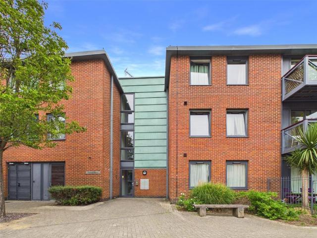 Union Lane, Isleworth 1 bed apartment to rent £1,450 pcm £335 pw