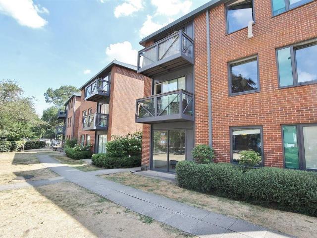 Union Lane, Isleworth TW7, 2 bed flat to rent, £2,000 pcm | PrimeLocation