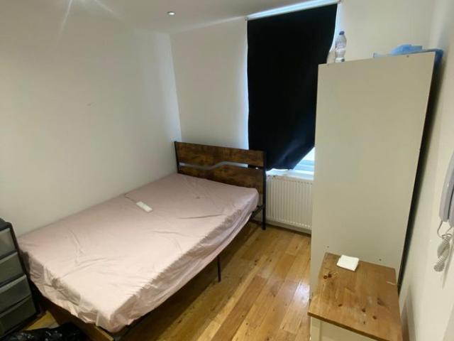 Union Mews, London SW4, Room to rent, £950 pcm | PrimeLocation