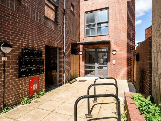 Union Place, Bartholomew Street Newbury RG14, 2 bed flat to rent, £1,550 pcm | PrimeLocation