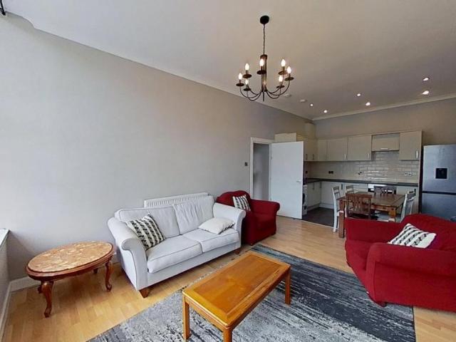 Union Place, New Town, Edinburgh, EH1 3 bed flat to rent £2,100 pcm £485 pw