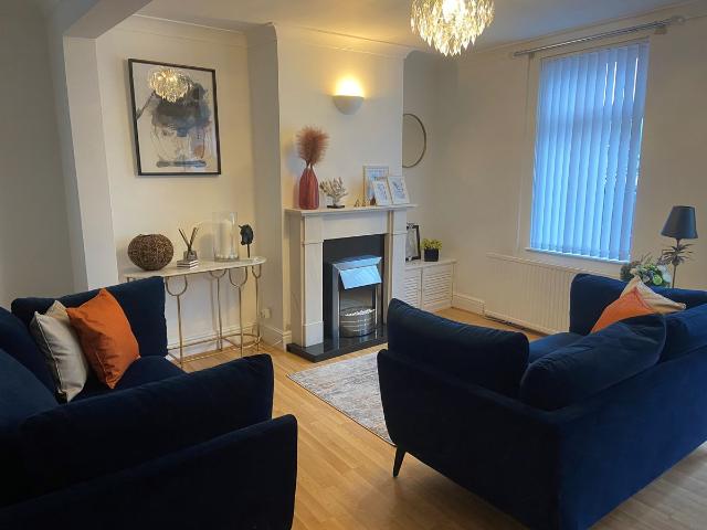 Union Road East, Abergavenny NP7, 2 bed terraced house to rent, £1,250 pcm | PrimeLocation