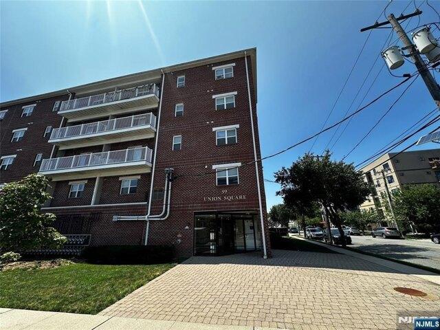 Union St Apt,hackensack, Condo For Sale