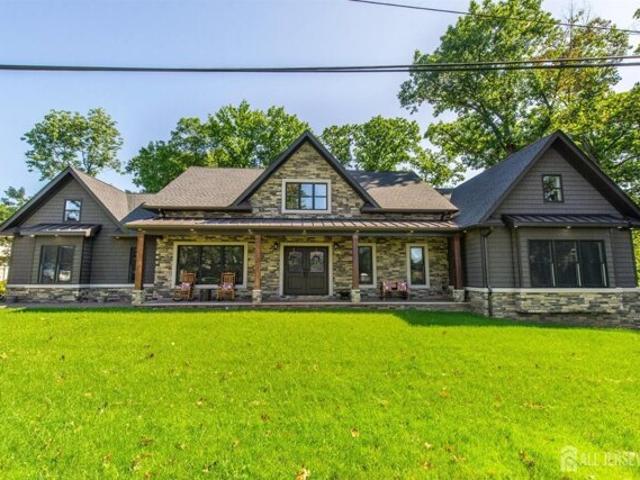 Union St, Colonia, Home For Sale