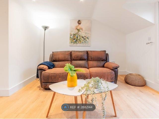Union St, Maidstone ME14, 1 bed flat to rent, £1,750 pcm | PrimeLocation