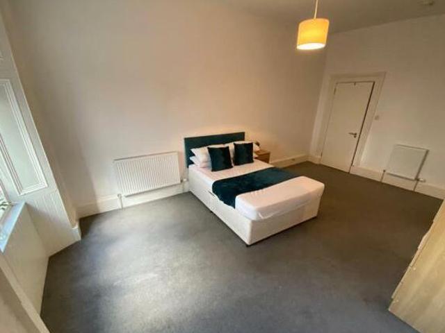 Union Street, City Centre, 5 Bedroom Flat