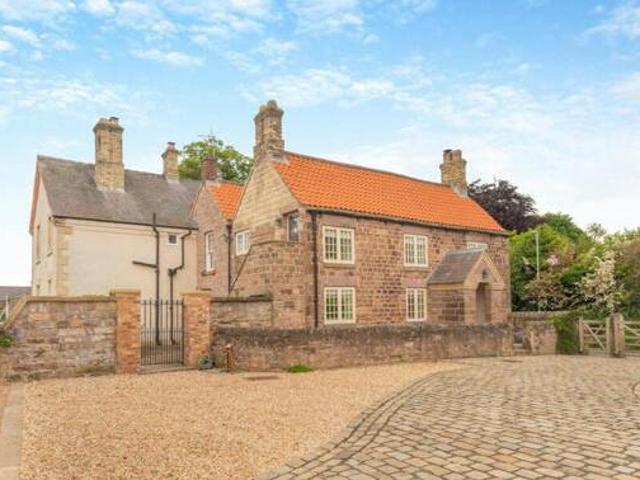 Union Street, Harthill, 4 Bedroom Detached
