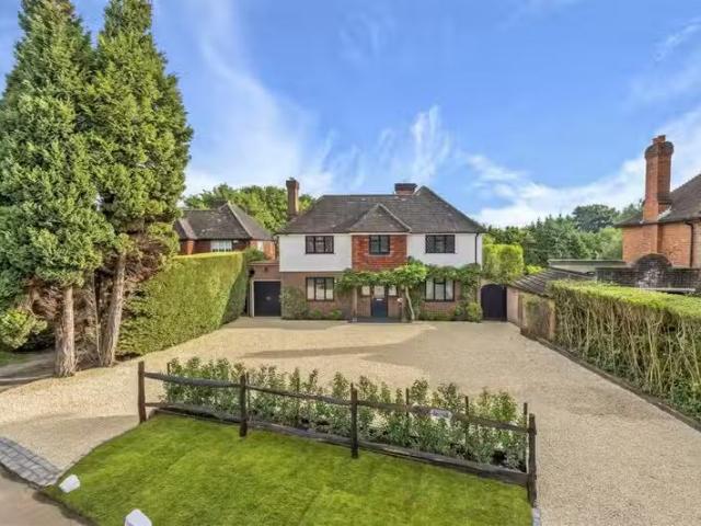 Rental! 3 BA 4 bedroom detached house for rent in Boughton Hal.
