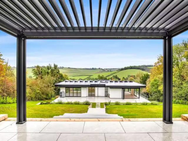 Just in! 3 BA 4 bedroom detached house for rent in Butlers Den.