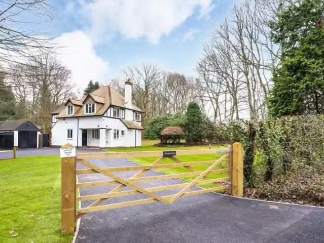 Unique 3 BA 4 bedroom detached house for rent in Millfield Lan.