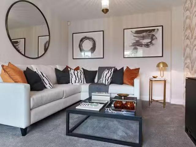 Deal! 3 BA 4 bedroom detached house for rent in Rilshaw Lane.