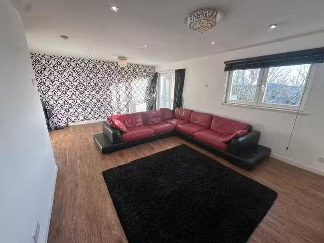 Unique 3 BA 4 bedroom flat for rent in Links Road, Aberdeen, A.
