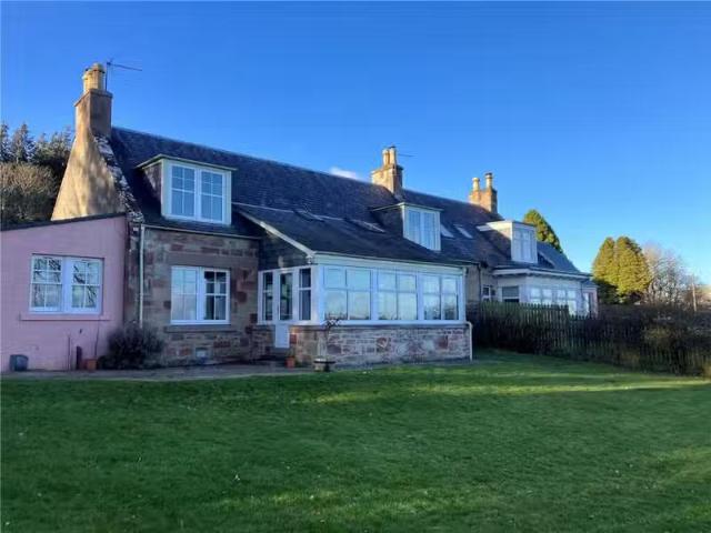 Rental! 3 BA 4 bedroom semi detached house for rent in 4 Easte.