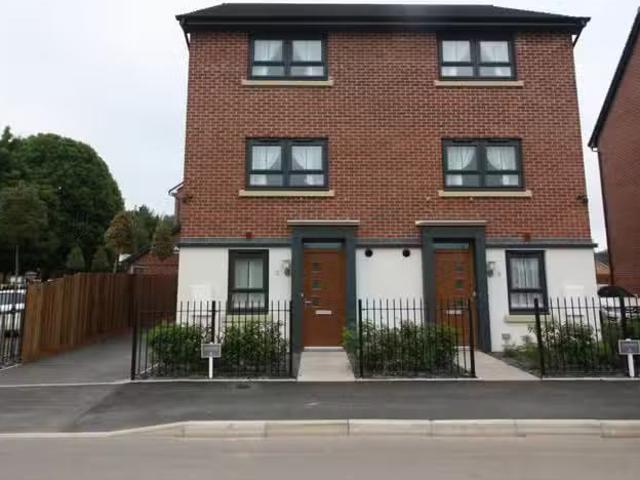 Unique 3 BA 4 bedroom semi detached house for rent in 5 Turnst.