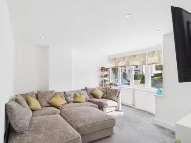 Just in! 3 BA 4 bedroom terraced house for rent in 7 Avenue Ro.