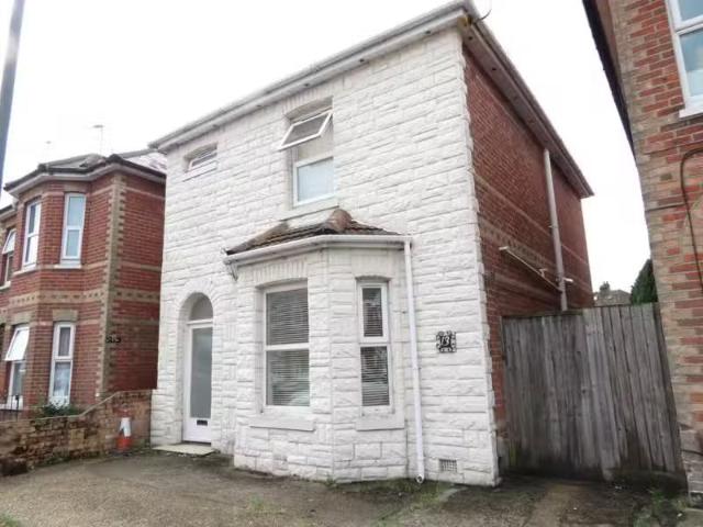 Rental! 3 BA 5 bedroom house for rent in 5 bedroom Detached Ho.