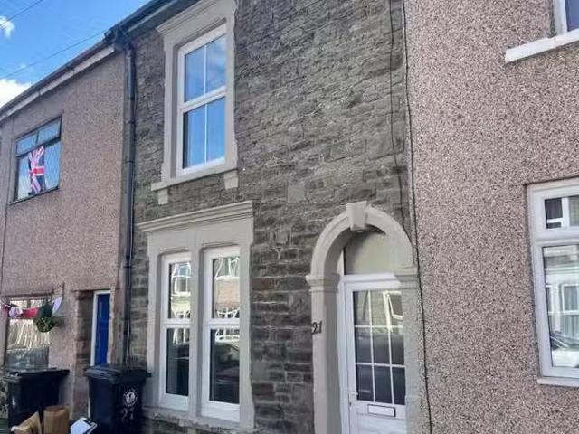 New 3 BA 5 bedroom house for rent in Unity Street, Kingswood.