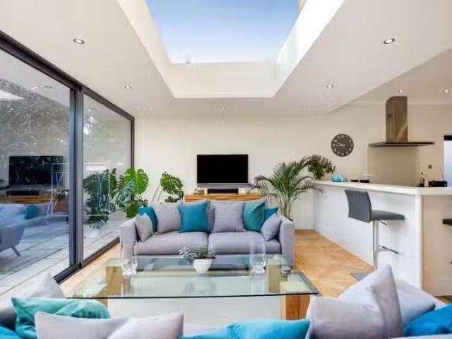 For Rent! 3 BA 5 bedroom semi detached house for rent in Pembr.