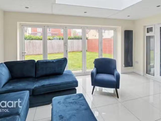 New 3 BA 6 bedroom detached house for rent in Maize Close, Bri.
