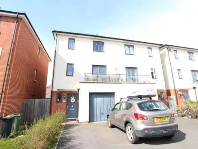 Cheap 3 BA 6 bedroom house for rent in Slade Baker Way, Bristo.