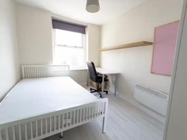 Cheap 3 BA 7 bedroom flat for rent in Saint Michael's Hill, Br.