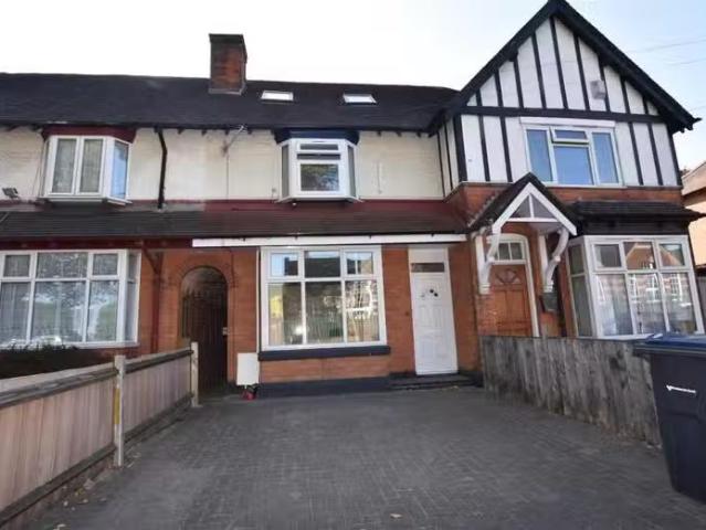 Just in! 3 BA 7 bedroom house for rent in Umberslade Road, Sel.