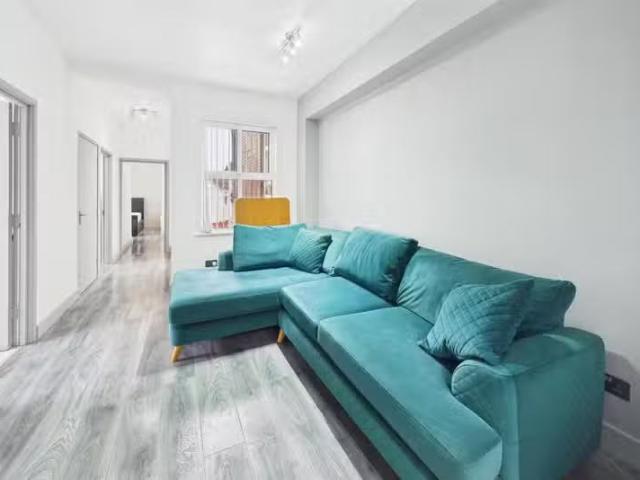 Deal! 3 BA 3 bedroom apartment for rent in Foleshill Road, Cov.
