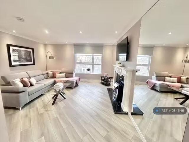 Unique 3 BA 3 bedroom penthouse for rent in New Century House.