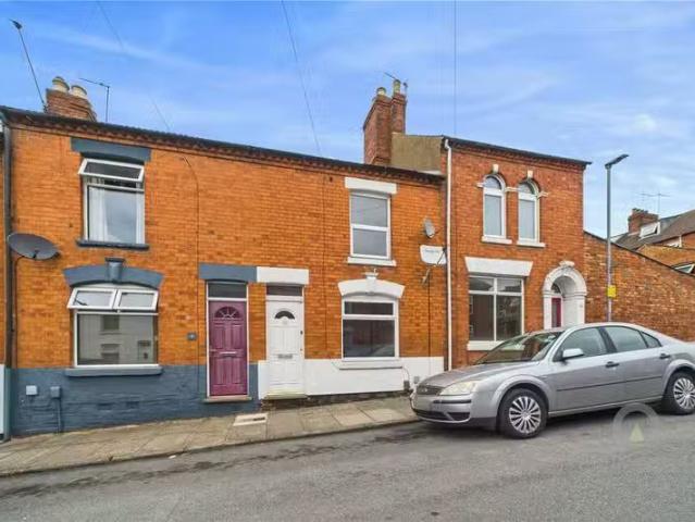 Nice 3 bedroom Mid Terrace House to rent, Northcote Street, No.