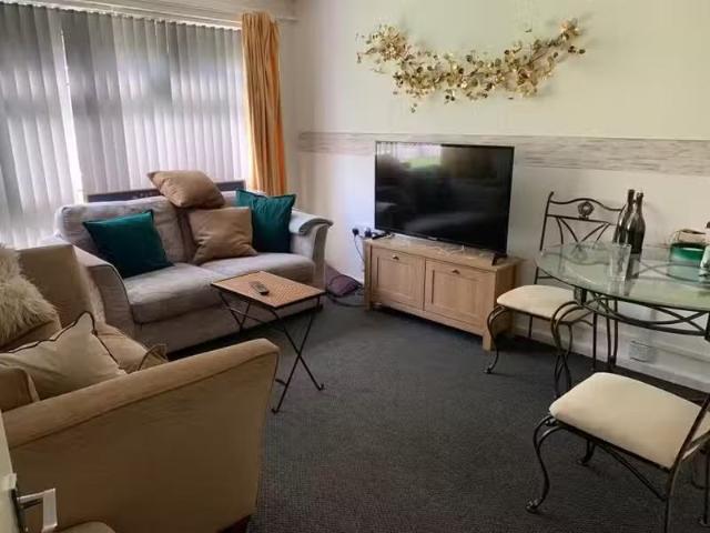 Rental! 3 bedroom flat for rent in 45 Rebecca Drive, Selly Oak.