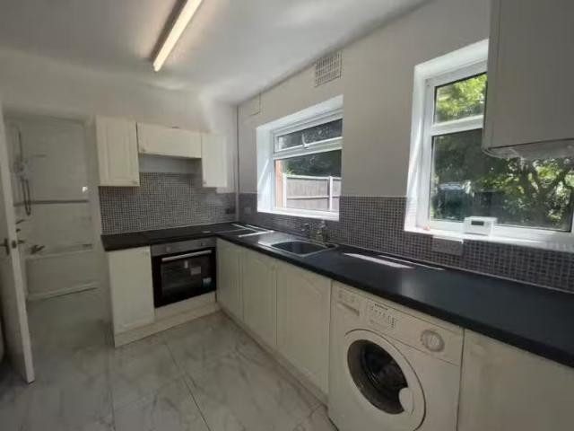Nice 3 bedroom house for rent in Overdale Road, Quinton, B32