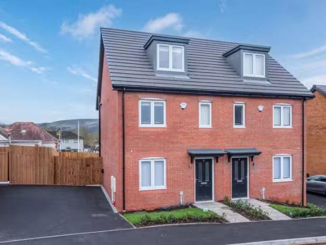 Unique 3 bedroom house for rent in Walsh Fountain, Darwen, BB3.