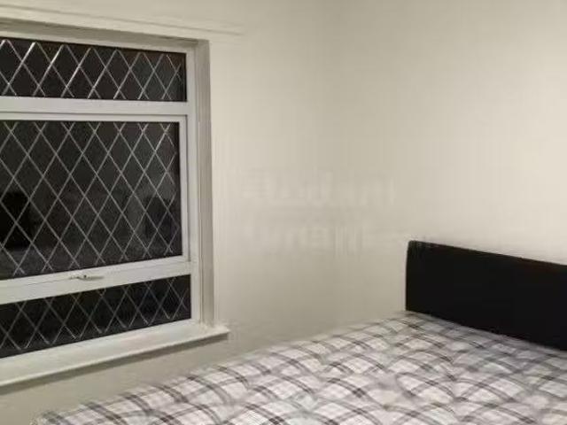 Unique 3 bedroom house share for rent in Brough Close, B7