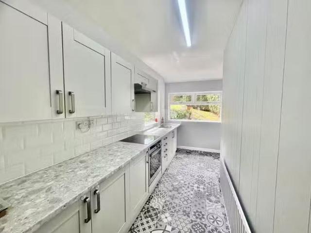 Just in! 3 bedroom semi detached house for rent in Alexandra R.