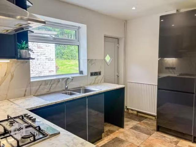 Nice 3 bedroom semi detached house for rent in Goldrill Garden.