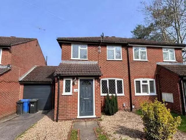 Rental! 3 bedroom semi detached house for rent in Galloway Clo.