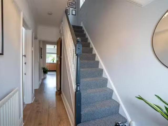 Deal! 3 bedroom semi detached house for rent in Hazeloak Road.