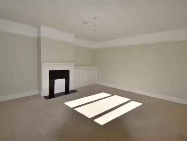 Cozy 3 bedroom semi detached house for rent in Lower Barn Farm.